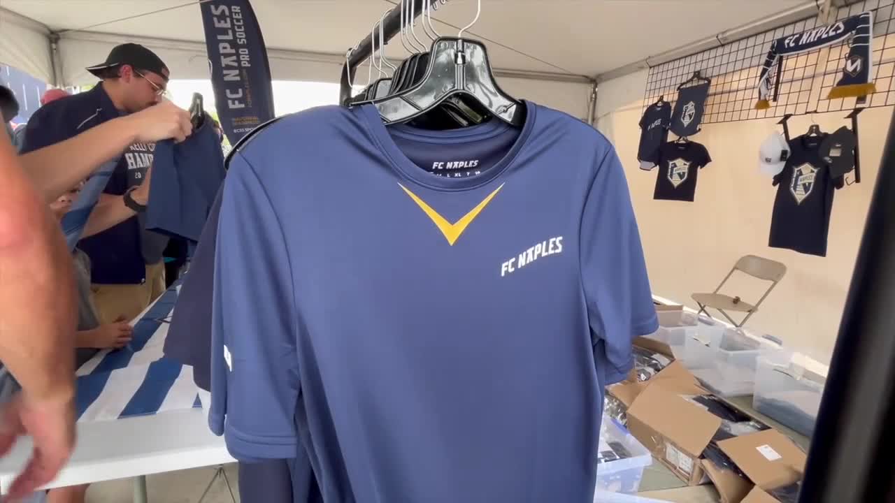 New Naples professional soccer team unveils crest and colors