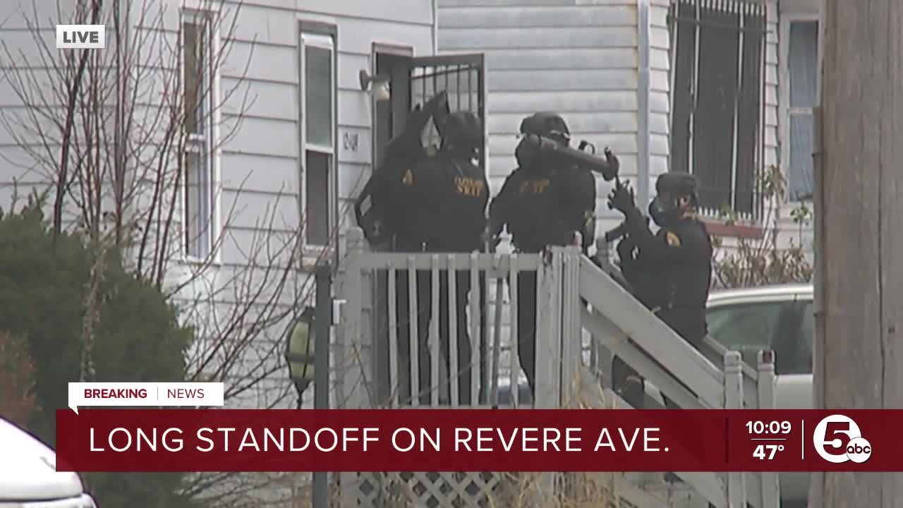 Man apprehended after 12-hour standoff with Cleveland police