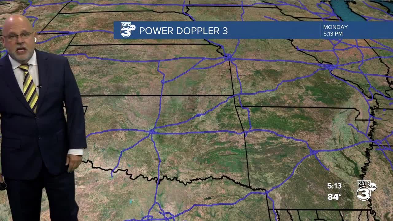 Quiet weather this week as warm, muggy conditions dominate