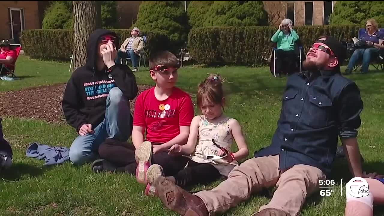 'It’s absolutely amazing.' Community comes together to experience eclipse