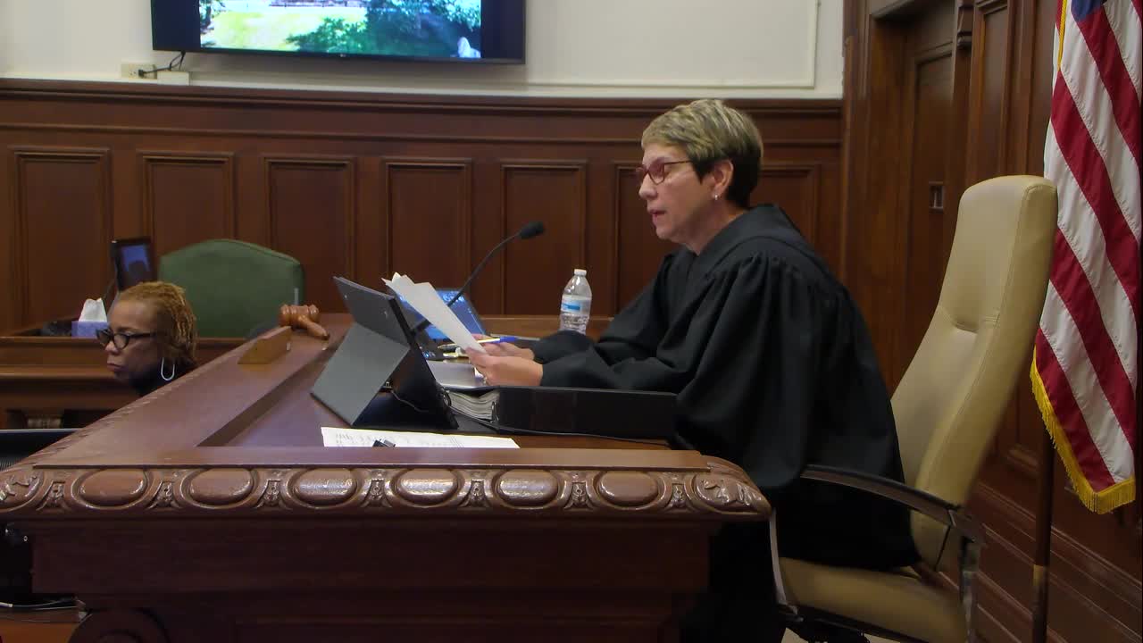 'Listen to one another’s opinions,' judge tells jury 2 days after no ...