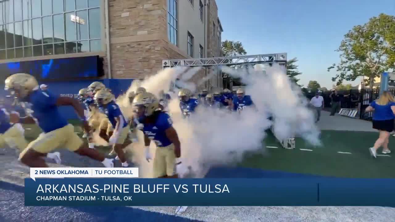 TU football game attracts Bob Stoops, Toby Keith