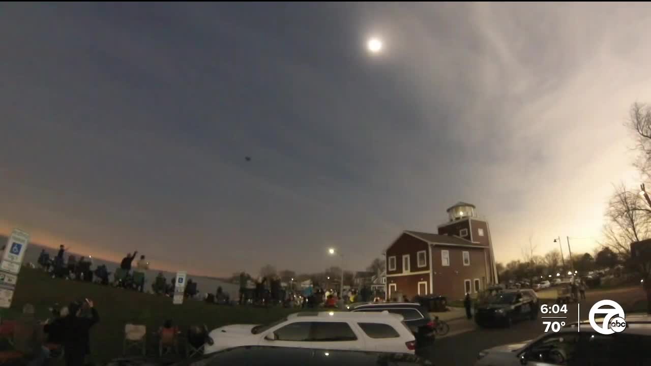 'It’s absolutely amazing.' Community comes together to experience eclipse