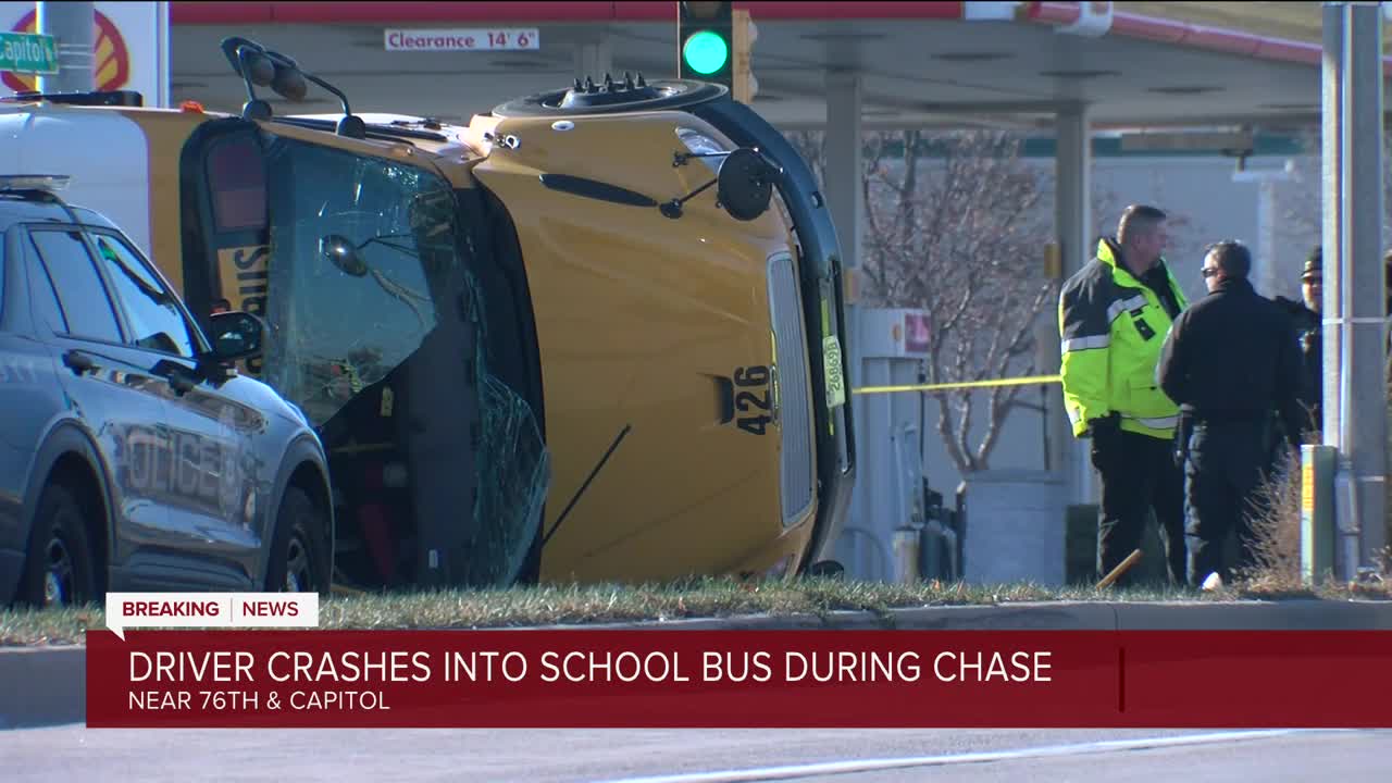 Driver wanted for Chicago homicide crashes into school bus during MPD chase
