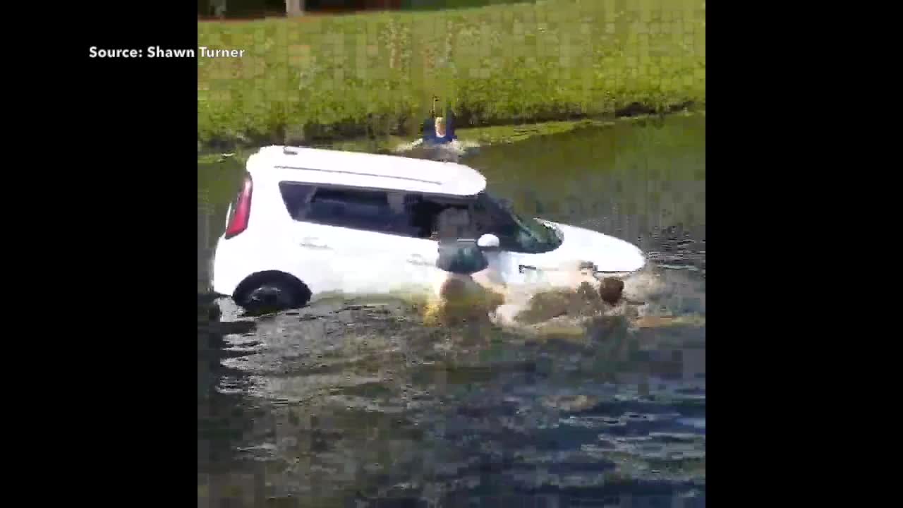 VIDEO: Woman rescued after car plunges into Florida canal