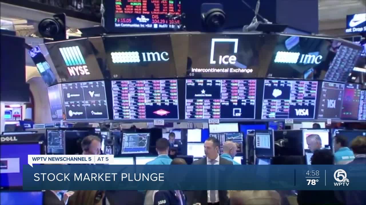 Stocks plummet sharply on Wall Street