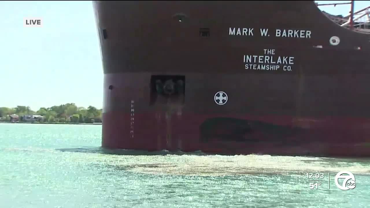 VIDEO: Freighter freed after running aground in Detroit River near ...