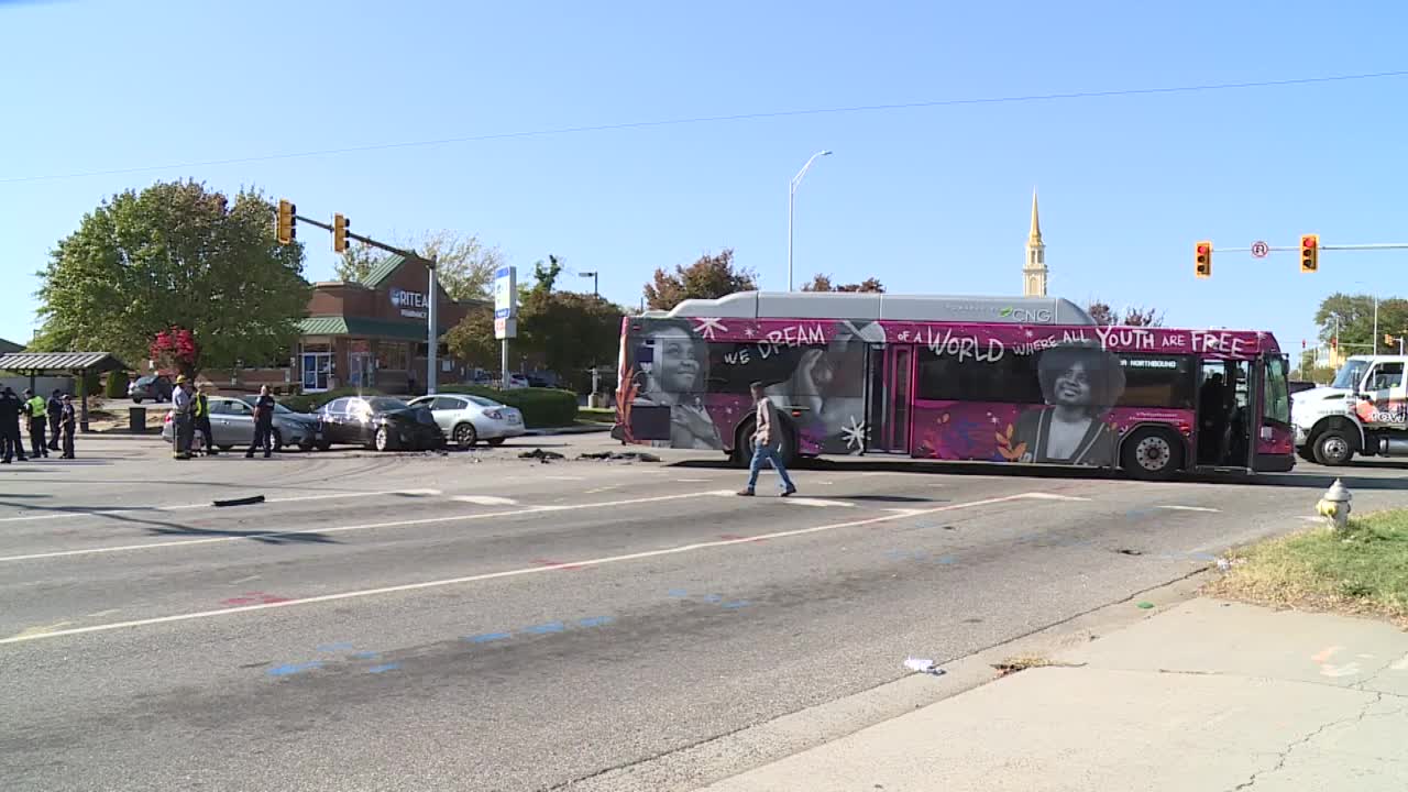 Drivers injured after multi-car wreck involving GRTC bus in Richmond