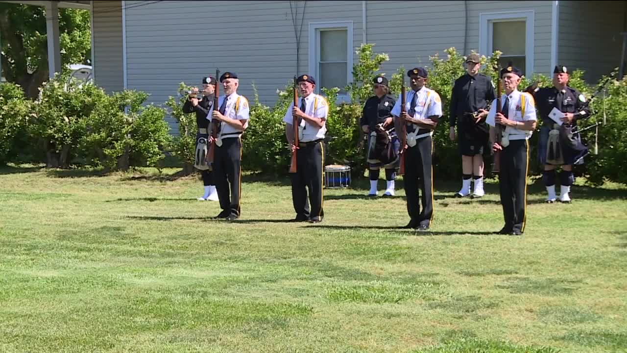 In-person Memorial Day ceremony comforts Richmond veteran