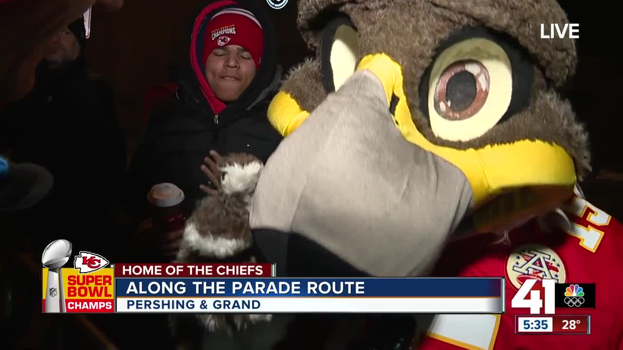 Live Updates: Chiefs fans celebrate at Union Station rally