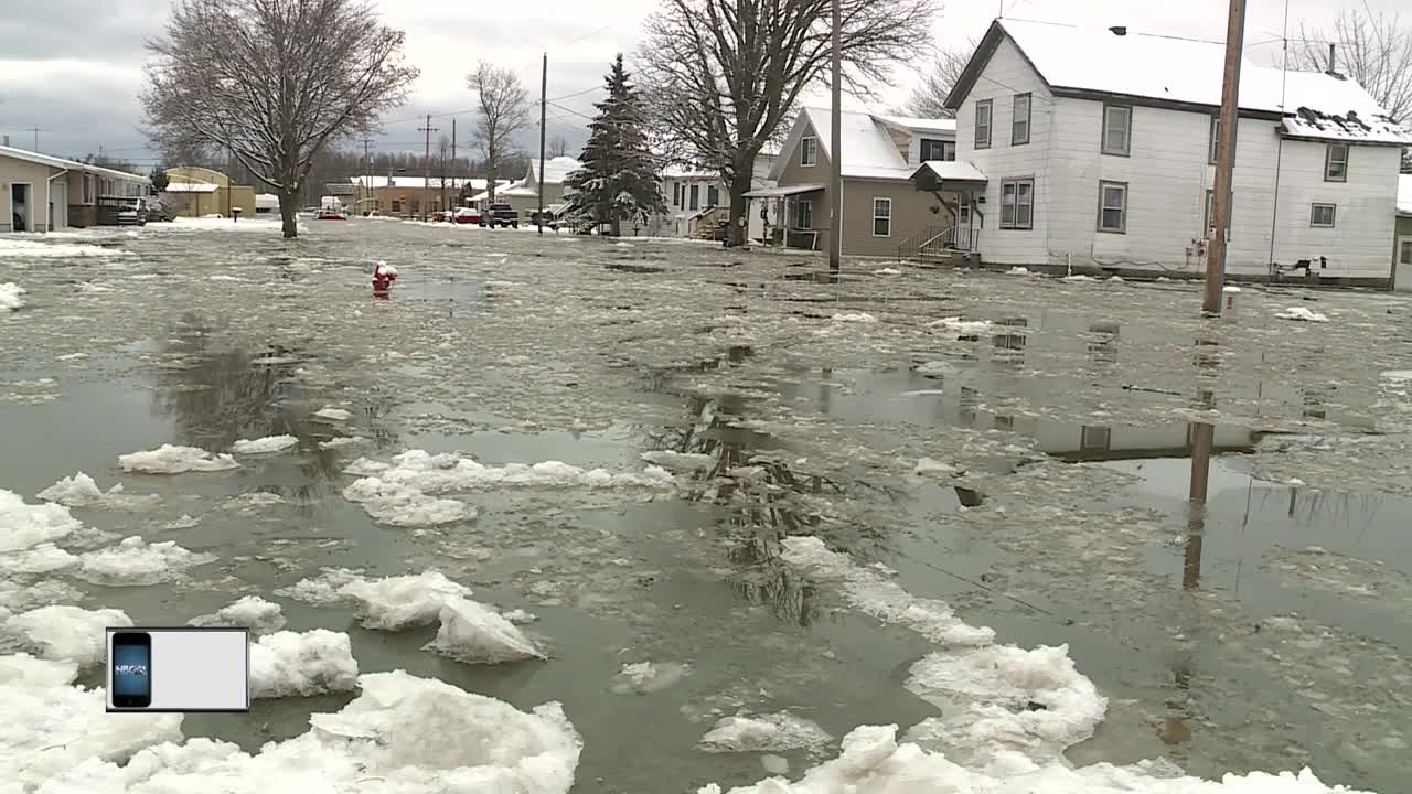 Ice jam causes flooding in Oconto