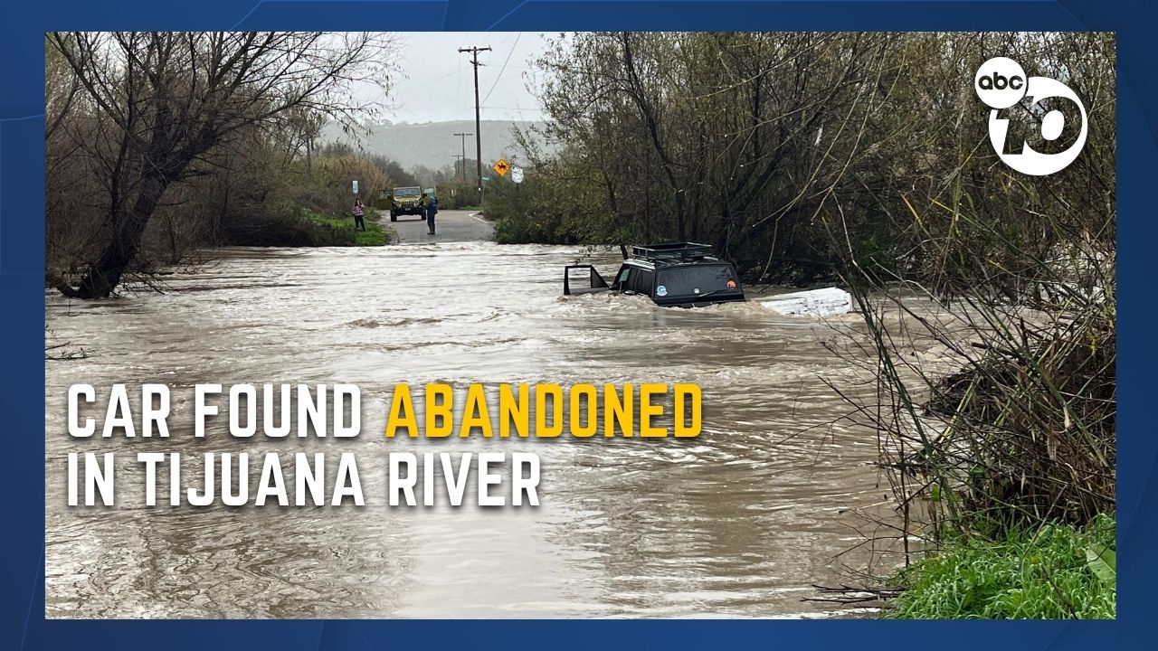 Driver abandons car after getting stuck in Tijuana River flooding