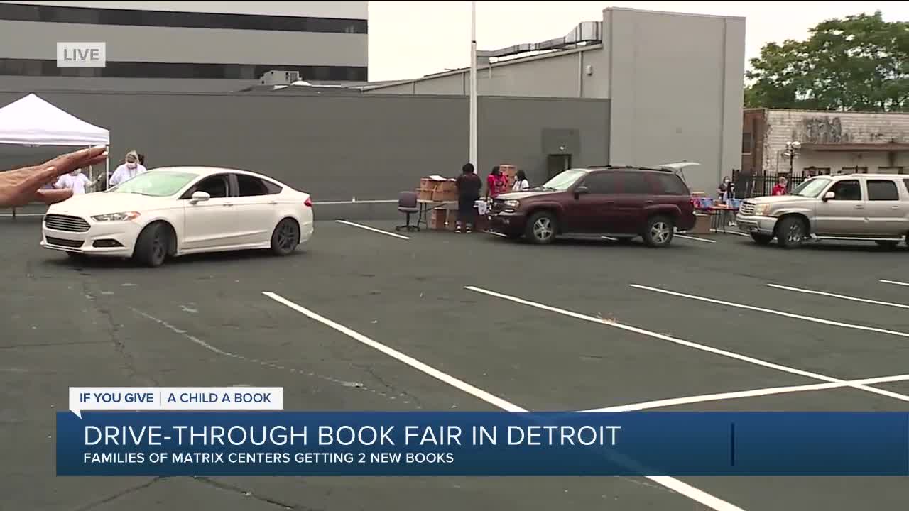 WXYZ distributes thousands of books to children