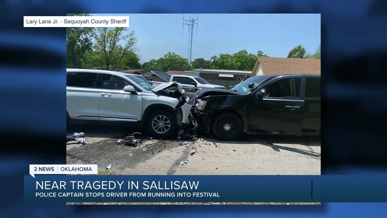 Sallisaw police officers honored for stopping chase & crash