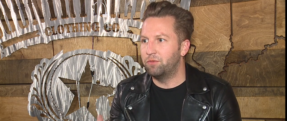 Artist says Las Vegas country music scene is alive