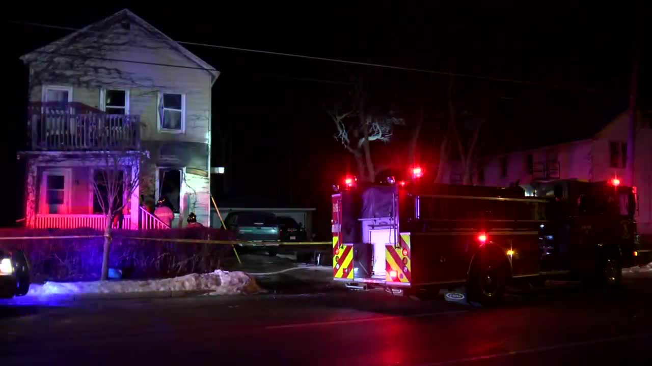 Man killed in Racine hoarder fire, debris up to waist: Fire dept.