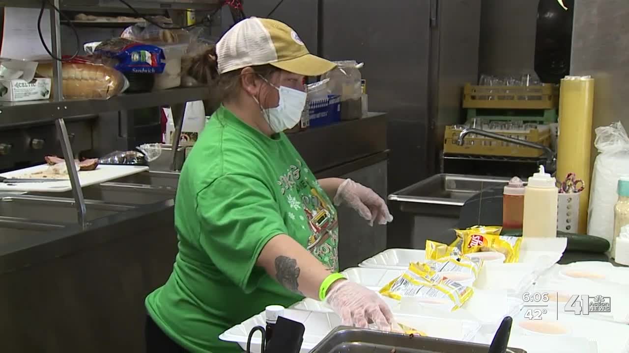 We See You: Restaurant donates meals to healthcare workers