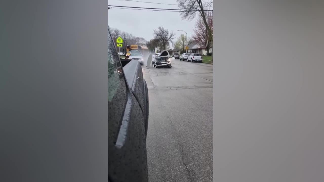 14-year-old driver charged in stolen Kia crash into Milwaukee bus: complaint