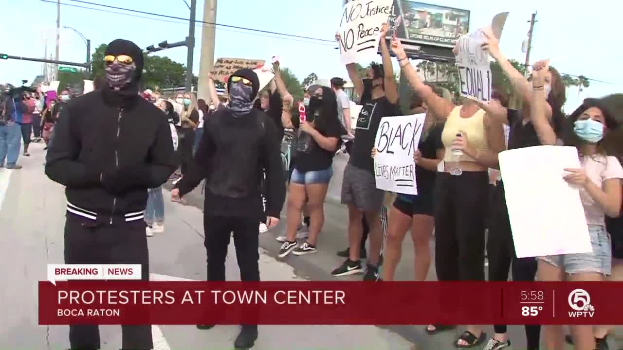 FHP kneels in solidarity with demonstrators in Boca Raton