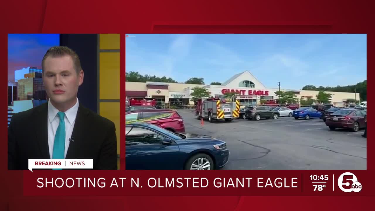 Man fatally shoots ex-wife while she works at Giant Eagle before killing himself