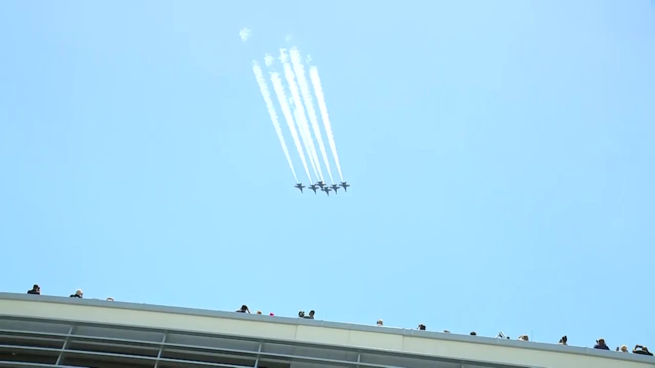 Blue Angels fly over 2 Boca Raton-area hospitals