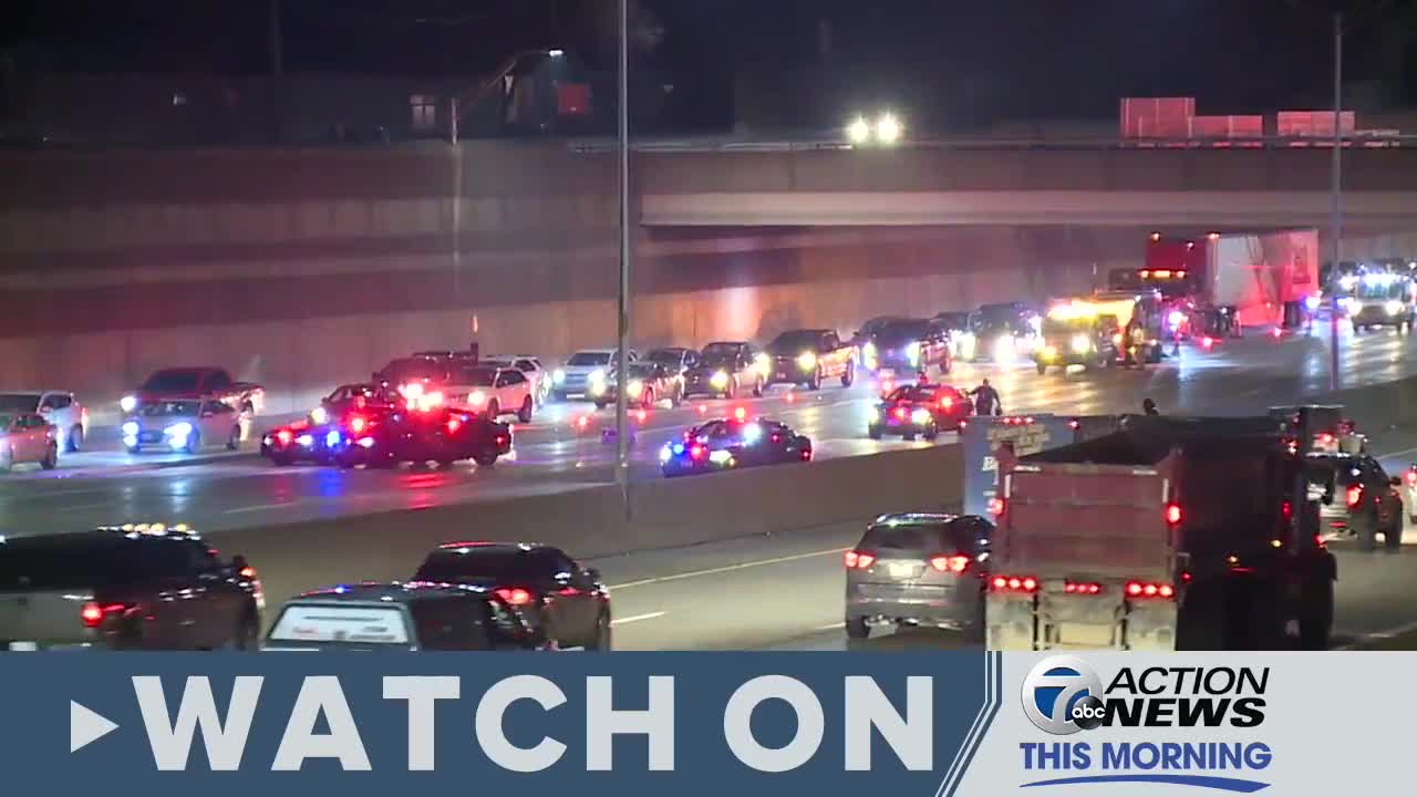 2 dead after getting hit by oncoming traffic on I-696 while exchanging ...