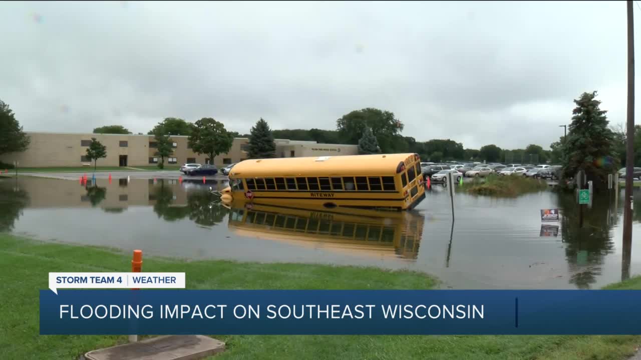 VIDEO: School bus stuck due to floods in Elm Grove