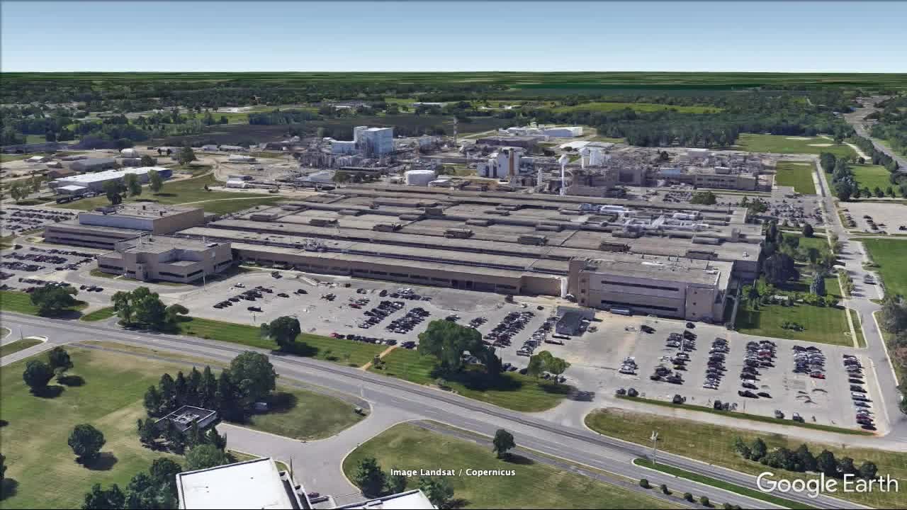 Pfizer workers in Michigan ready to send out doses of COVID-19 vaccine ...