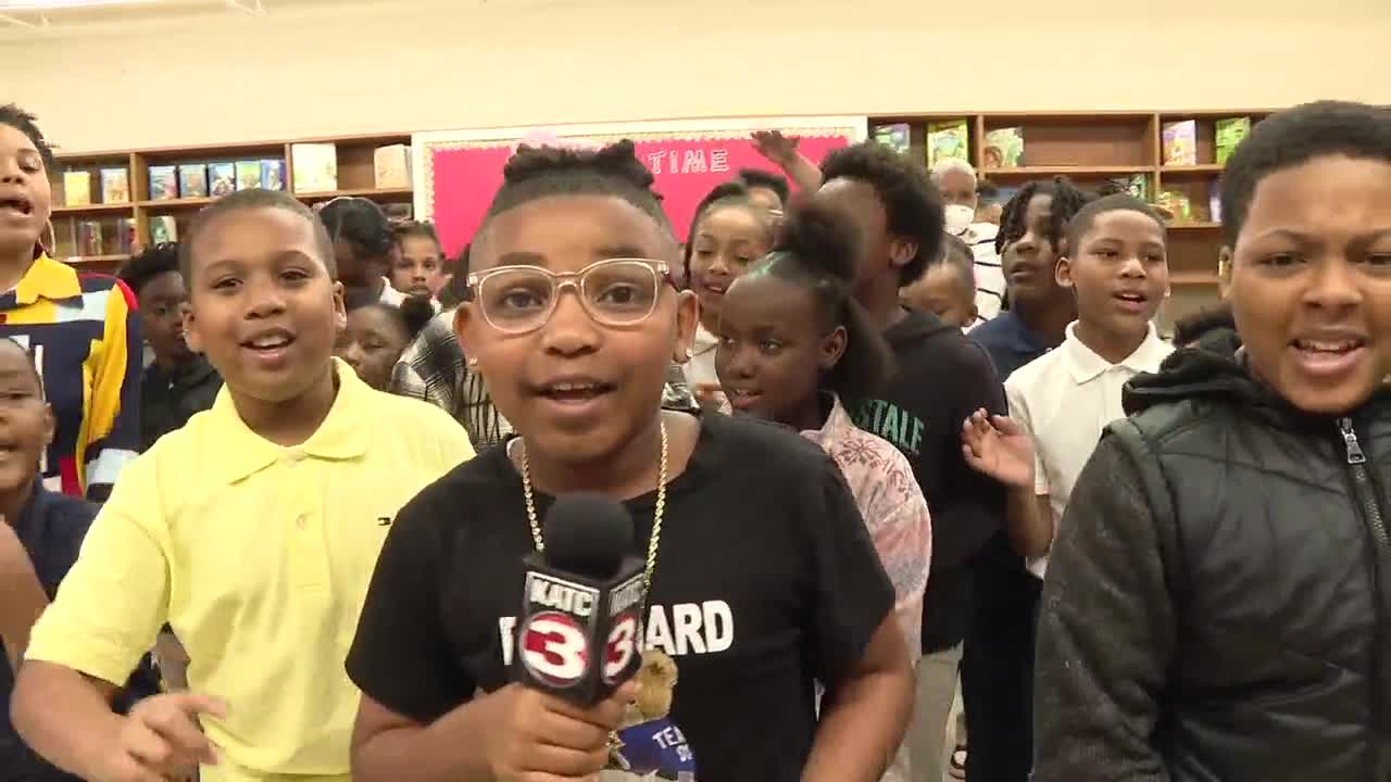 Opelousas educator teaches black history with "Shabooya roll call" chant