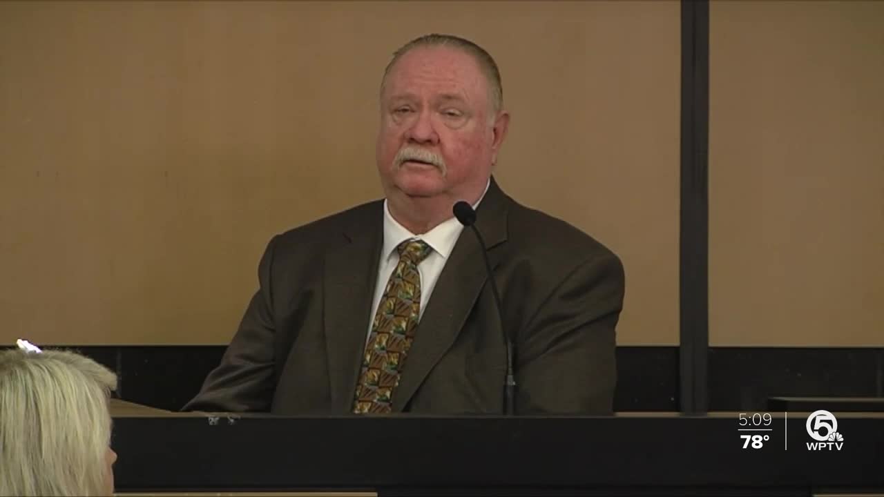 Ex-deputy facing murder charge testifies in retrial