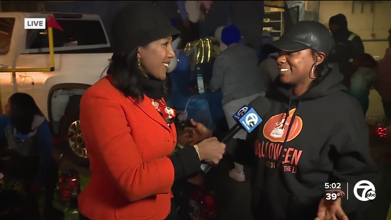 Detroit celebrates Halloween in the D with trunk-or-treat with DPD, DFD