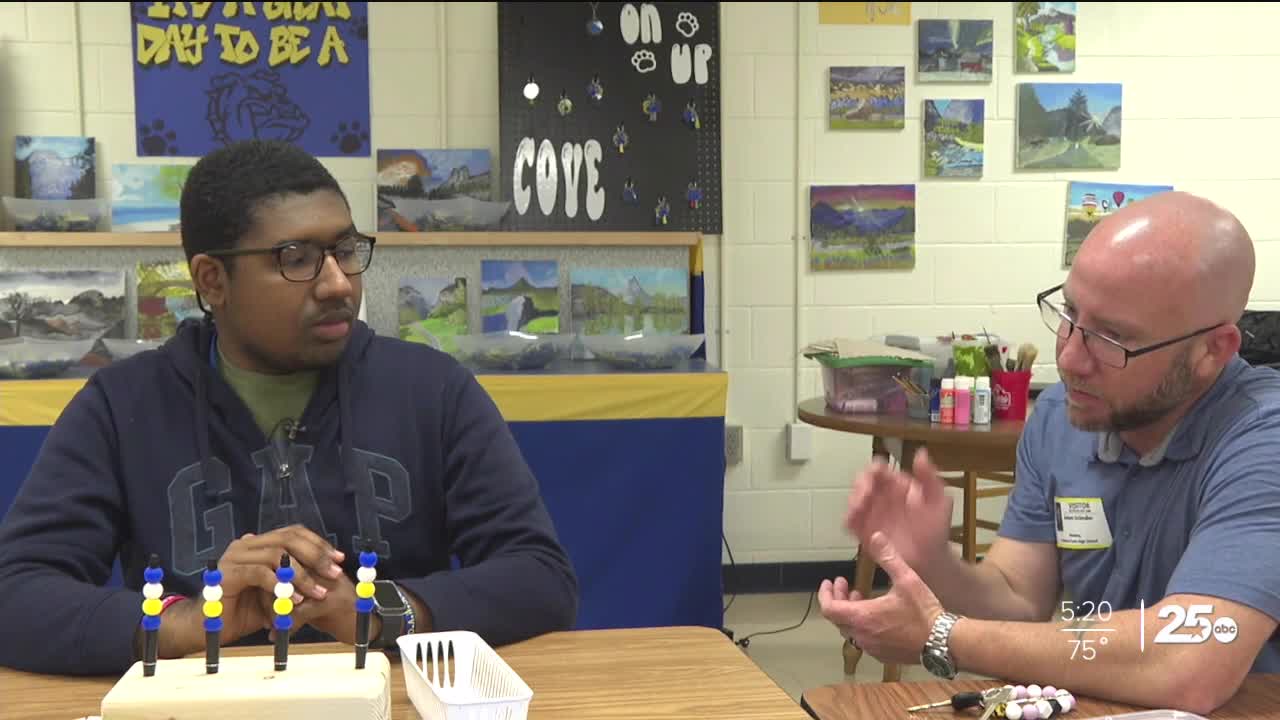 18 Plus Program students at Copperas Cove High getting crafty to make ...