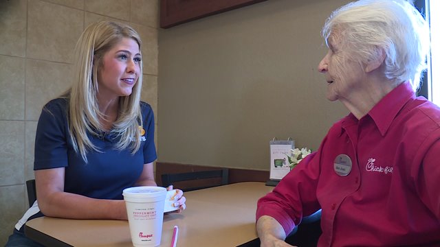 Nikki-Dee sparks unbelievable chain reaction of customers paying it forward