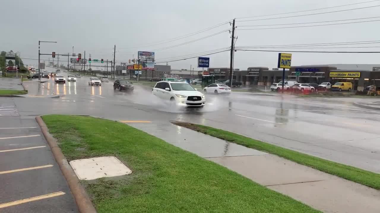 WATCH: Flash flooding in Tulsa area