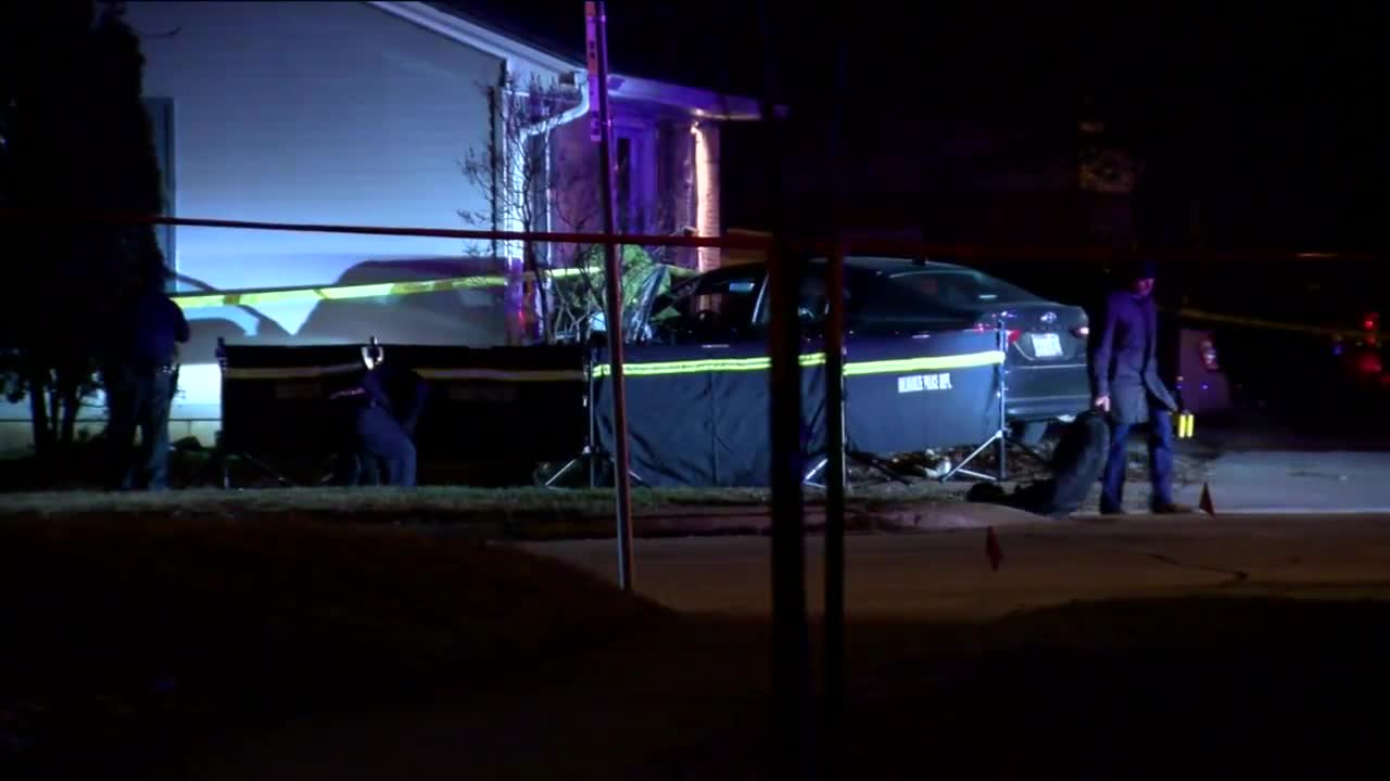 2 workers shot and killed at Roundy's Oconomowoc facility; suspect ...